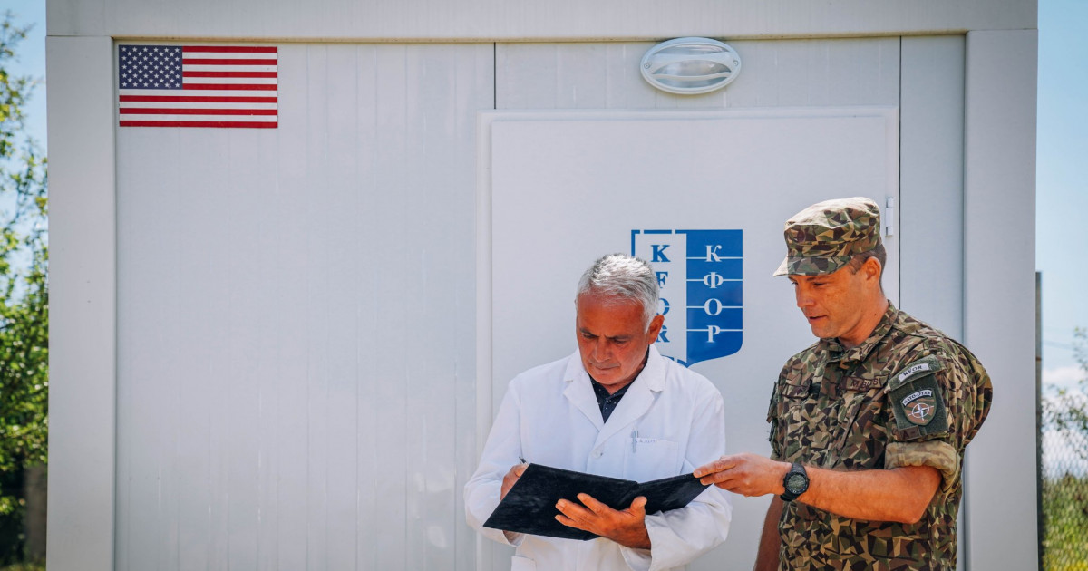 Kfor donirao dva medicinska kontejnera selima Babuš i Babljak - Kosovo Online